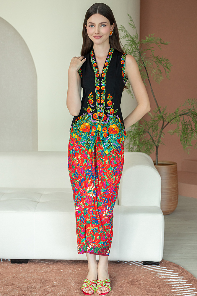 DWI PERTIWI BATIK NYONYA TULIP SKIRT (RHUBARD RED) | Faire Belle